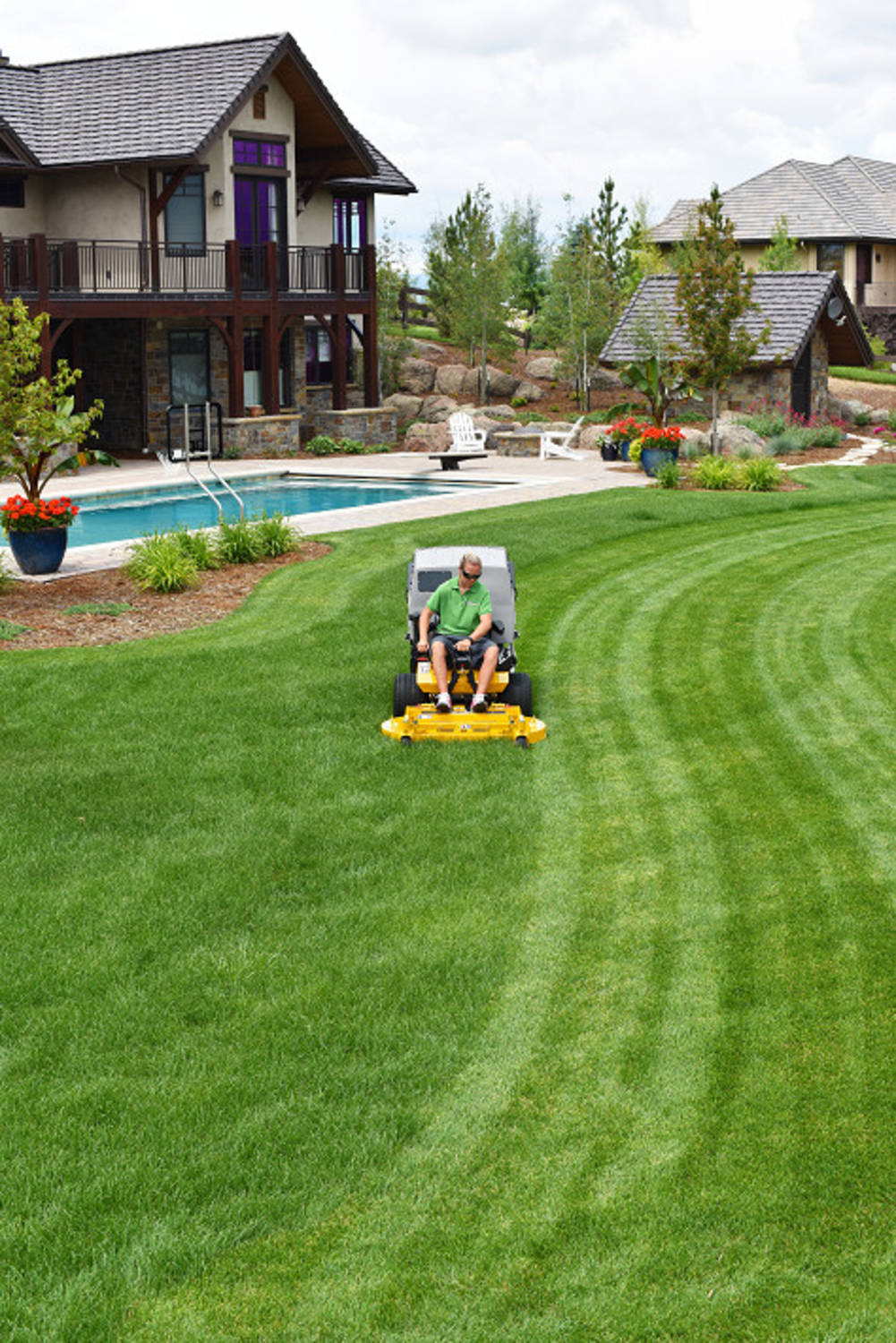 Walker Mowers: Explore The Walker Advantage - Blueline Manufacturing Co.