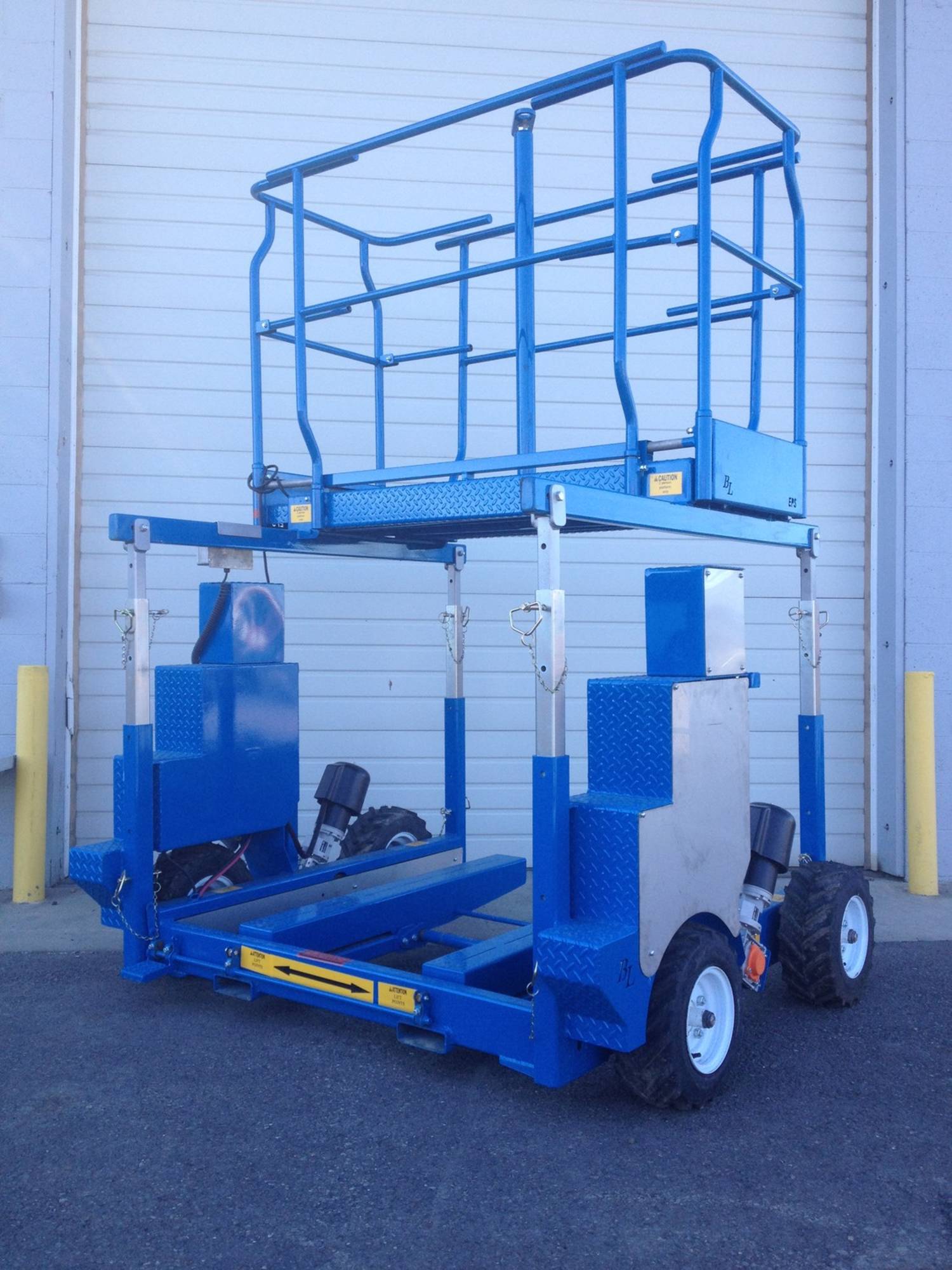 Electric Orchard Harvesting Platform: EPS - Blueline Manufacturing Co.
