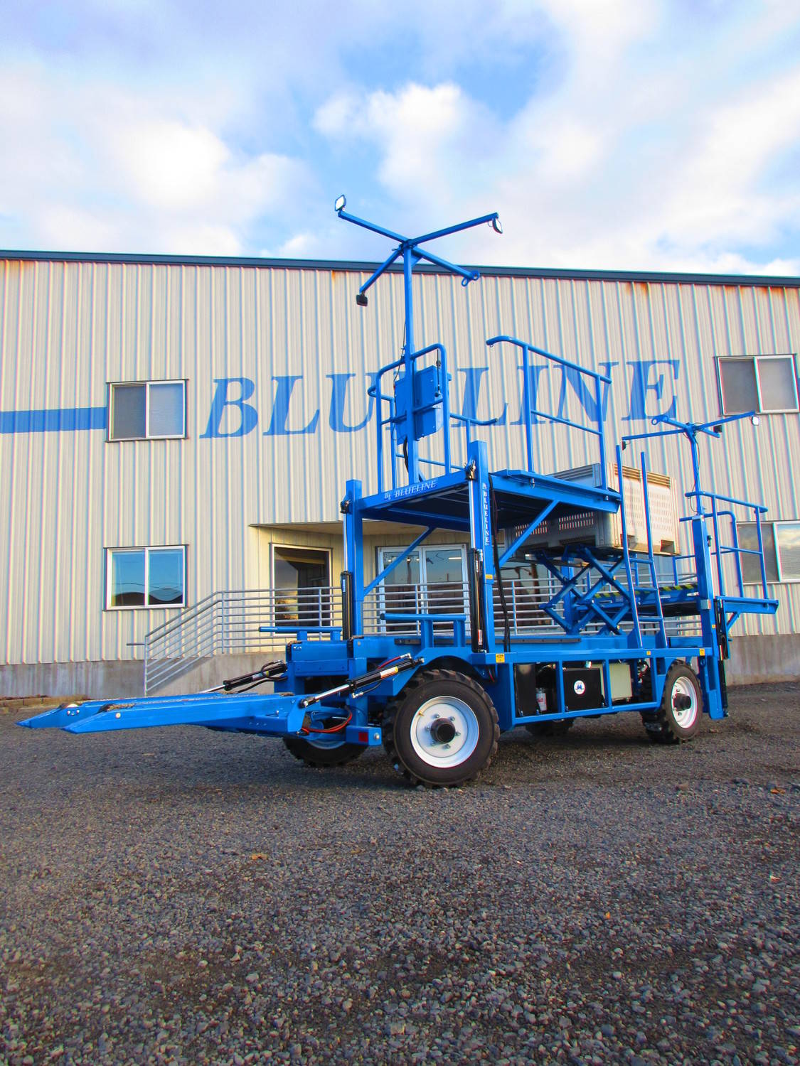 Blueline Narrow Orchard Harvesting Platform: OPH100N - Blueline ...
