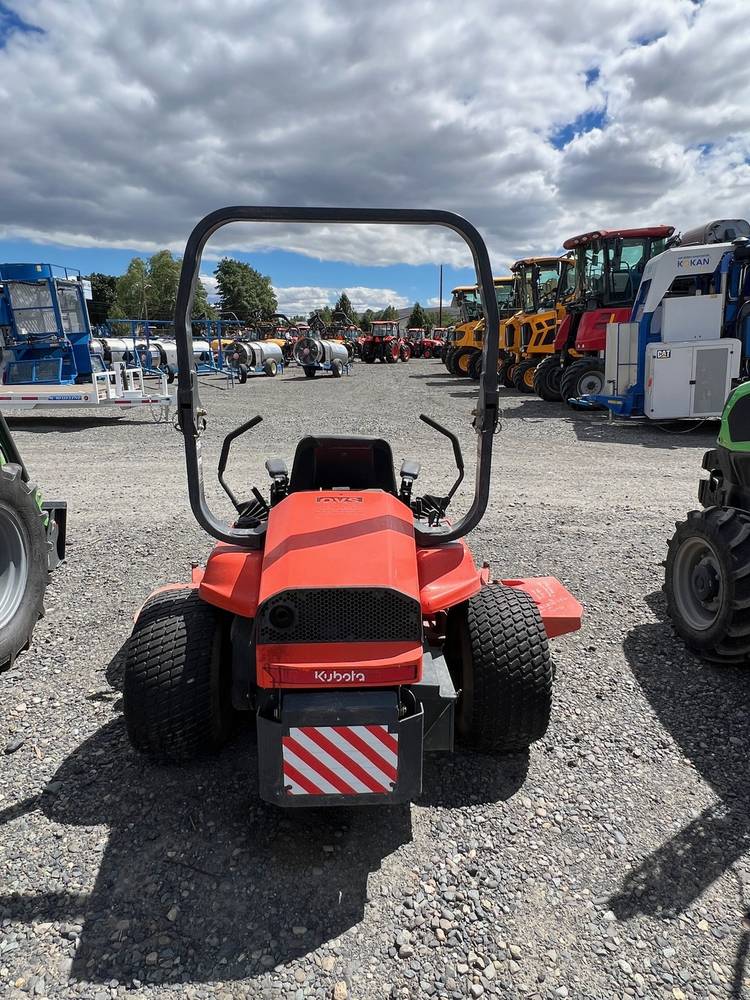 Kubota ZD28F zero turn: Tag# B1444 - Blueline Manufacturing Co.