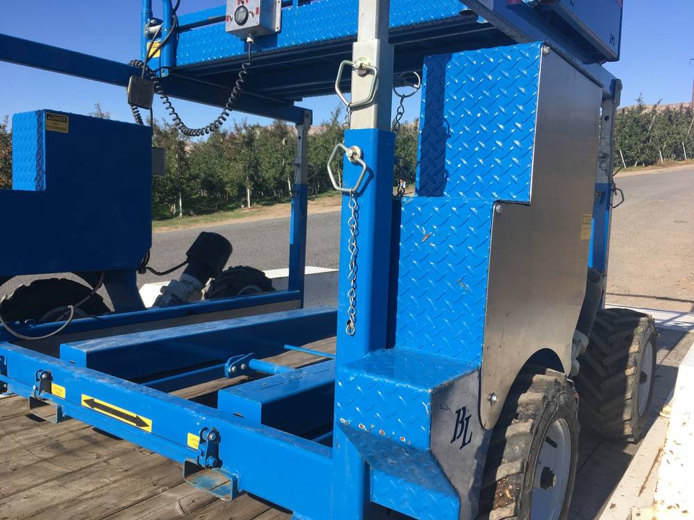 Electric Orchard Harvesting Platform: EPS - Blueline Manufacturing Co.