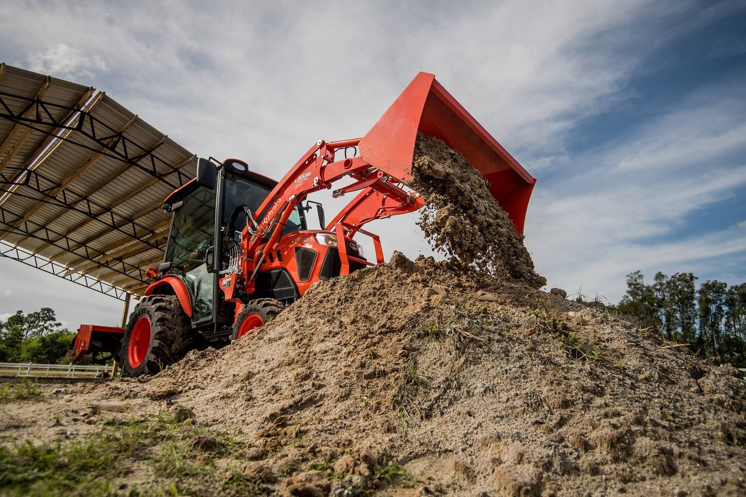 Kubota LX-Series Tractor: 24-30 HP - Blueline Manufacturing Co.