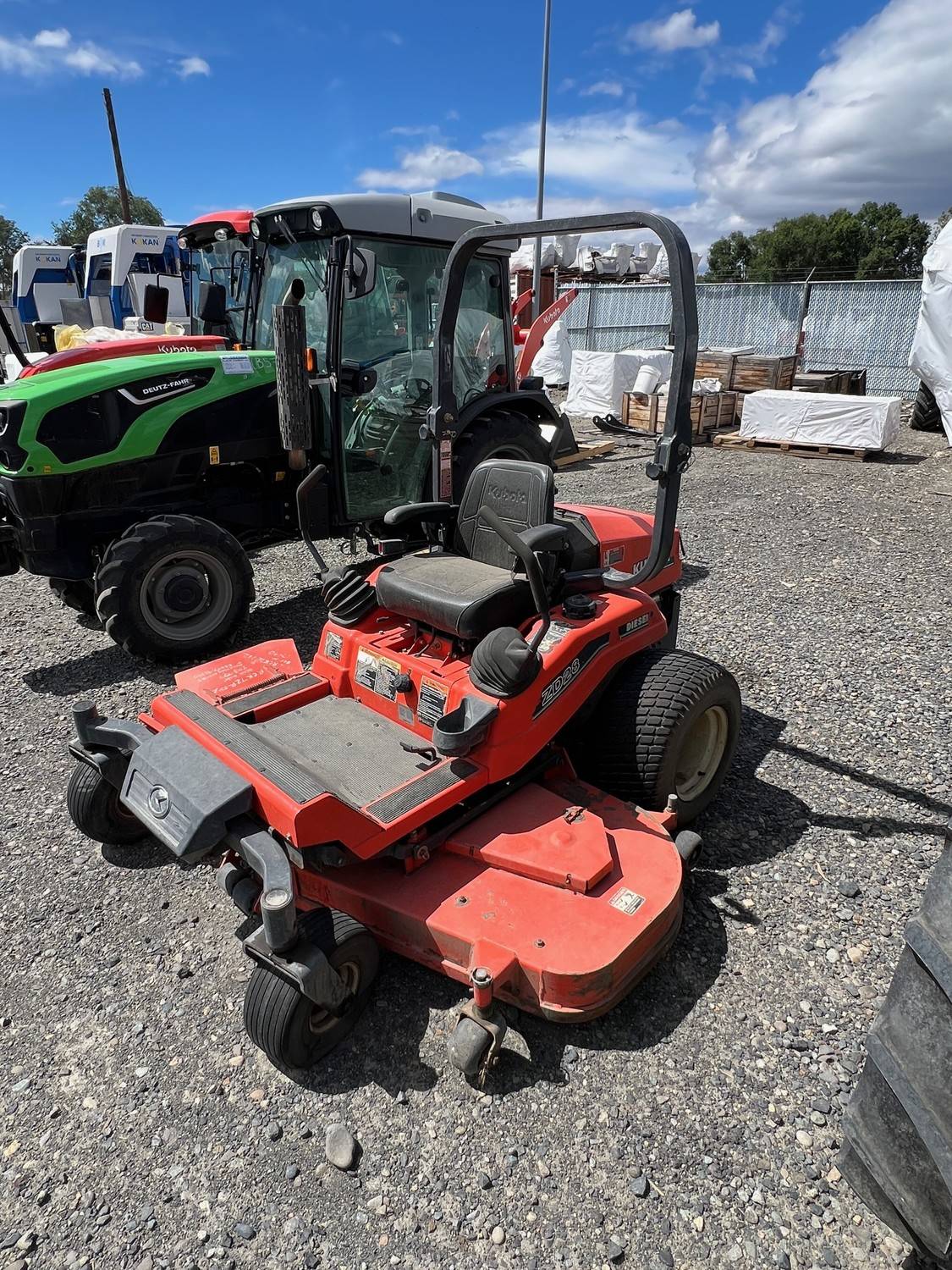 Kubota ZD28F zero turn: Tag# B1444 - Blueline Manufacturing Co.