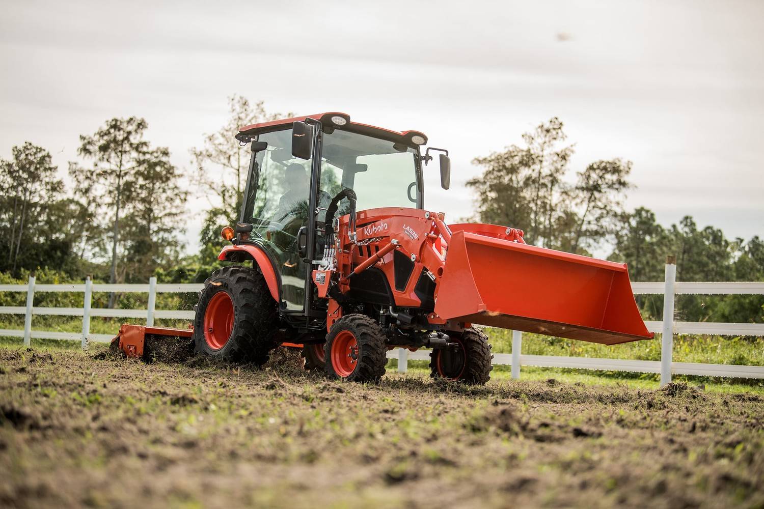 Kubota LX-Series Tractor: 24-30 HP - Blueline Manufacturing Co.